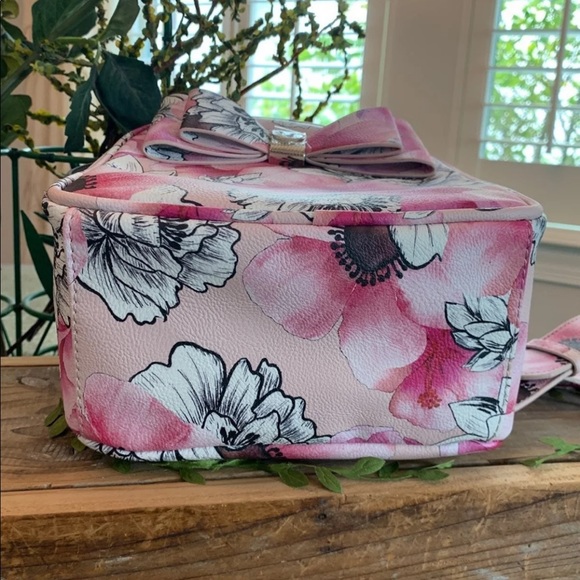 Betsey Johnson | Bags | Betsey Johnson Pink Floral Hibiscus M Backpack ...